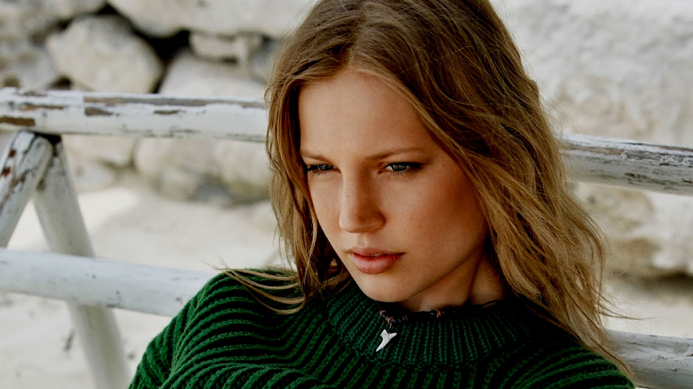 Download Woman Model Image