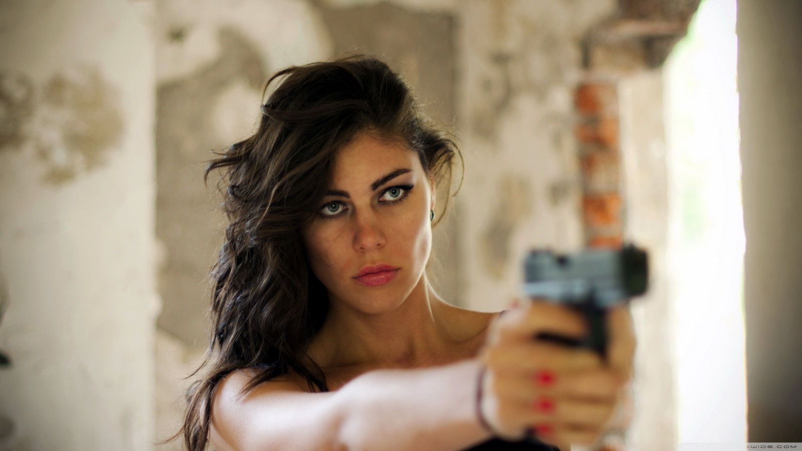 Download Woman Girls & Guns Image