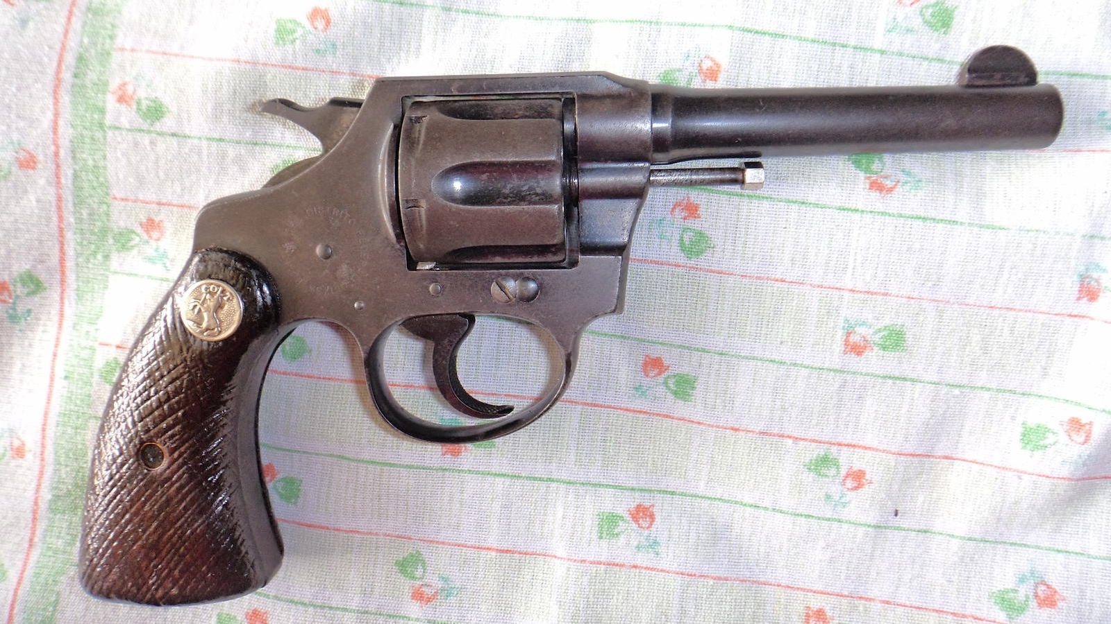 Download Man Made Colt Revolver Image