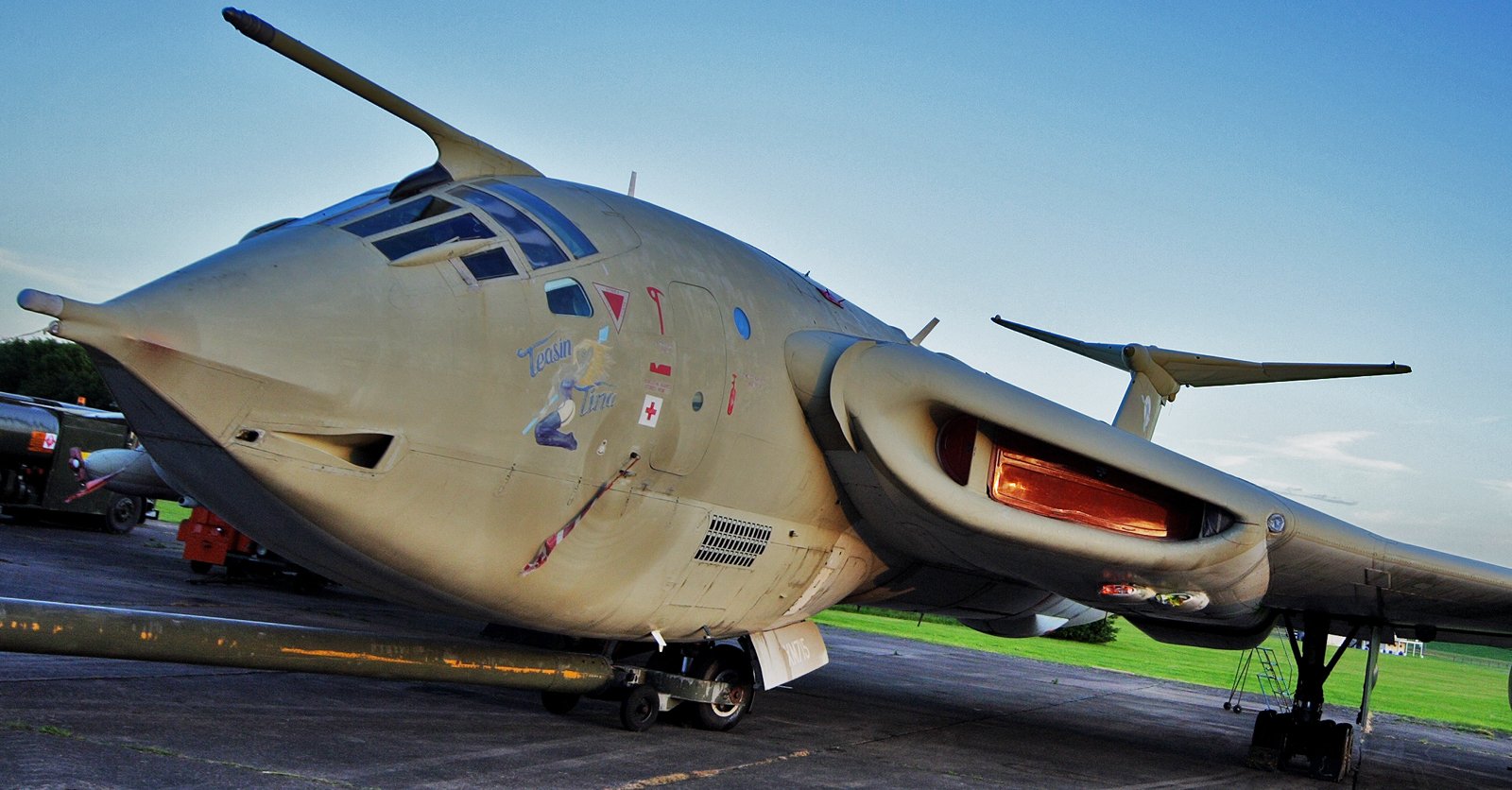 Download Military Northrop YF-17 Image