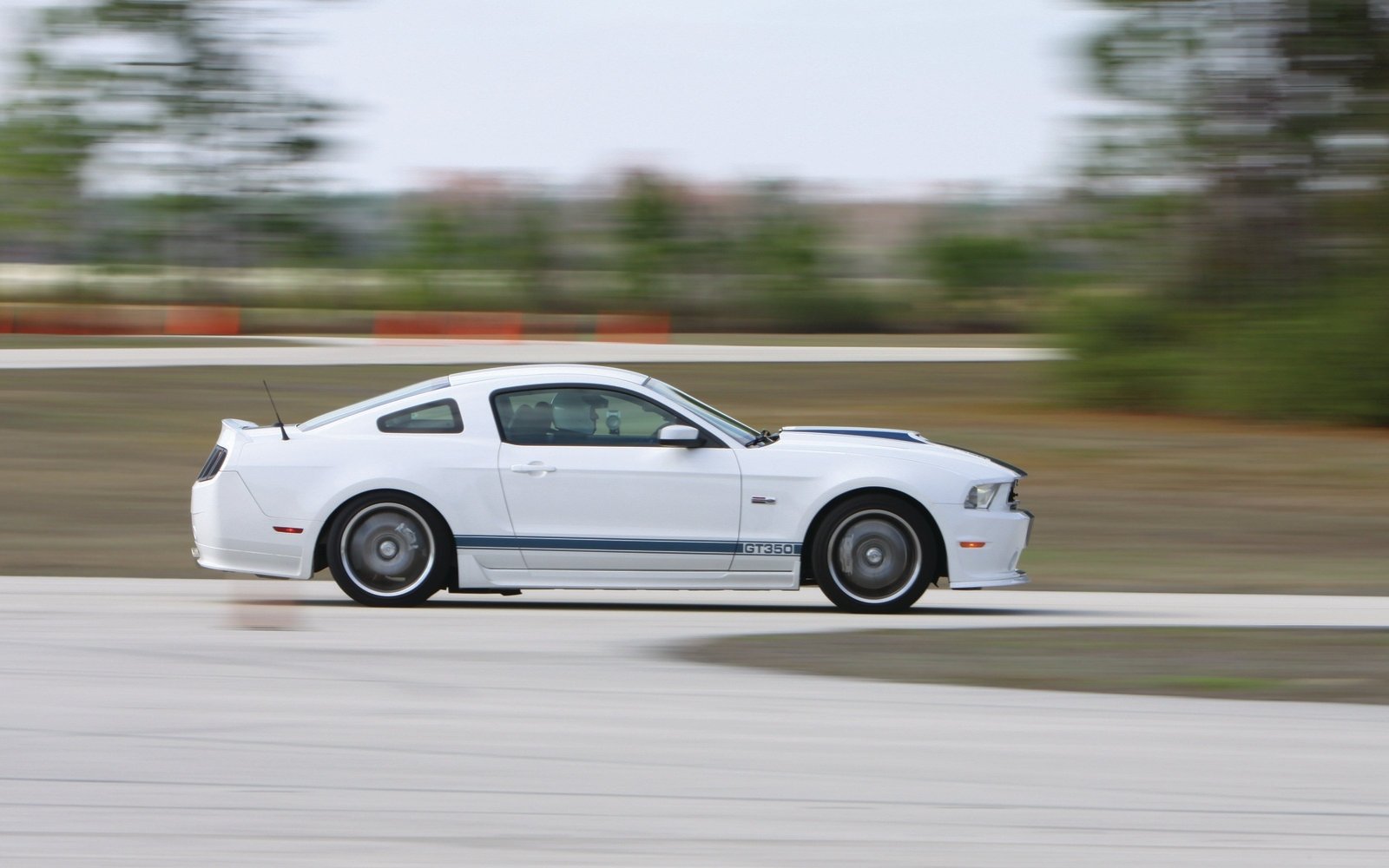 Download Vehicle Ford Mustang Image