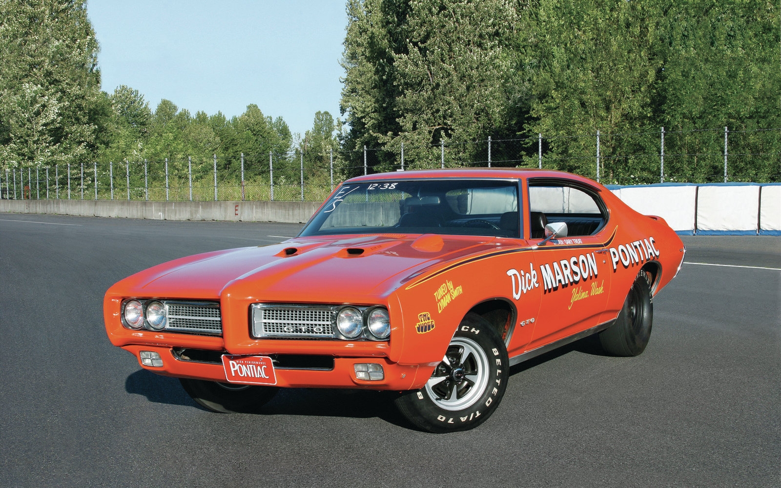 Download Vehicle Pontiac Image