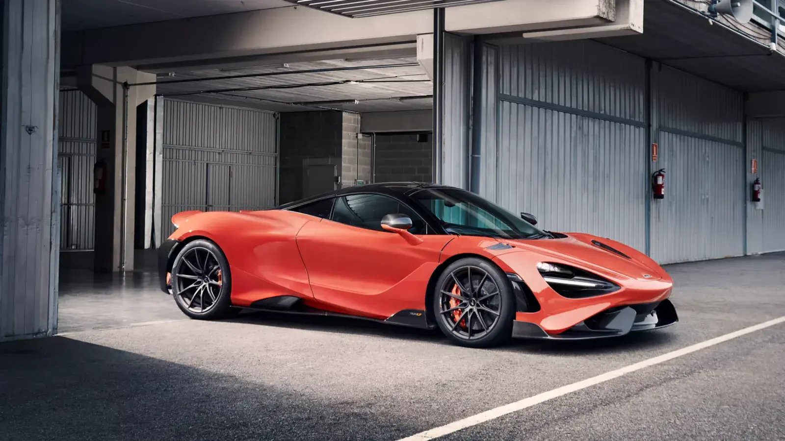 Download McLaren 720S Orange Car McLaren Image