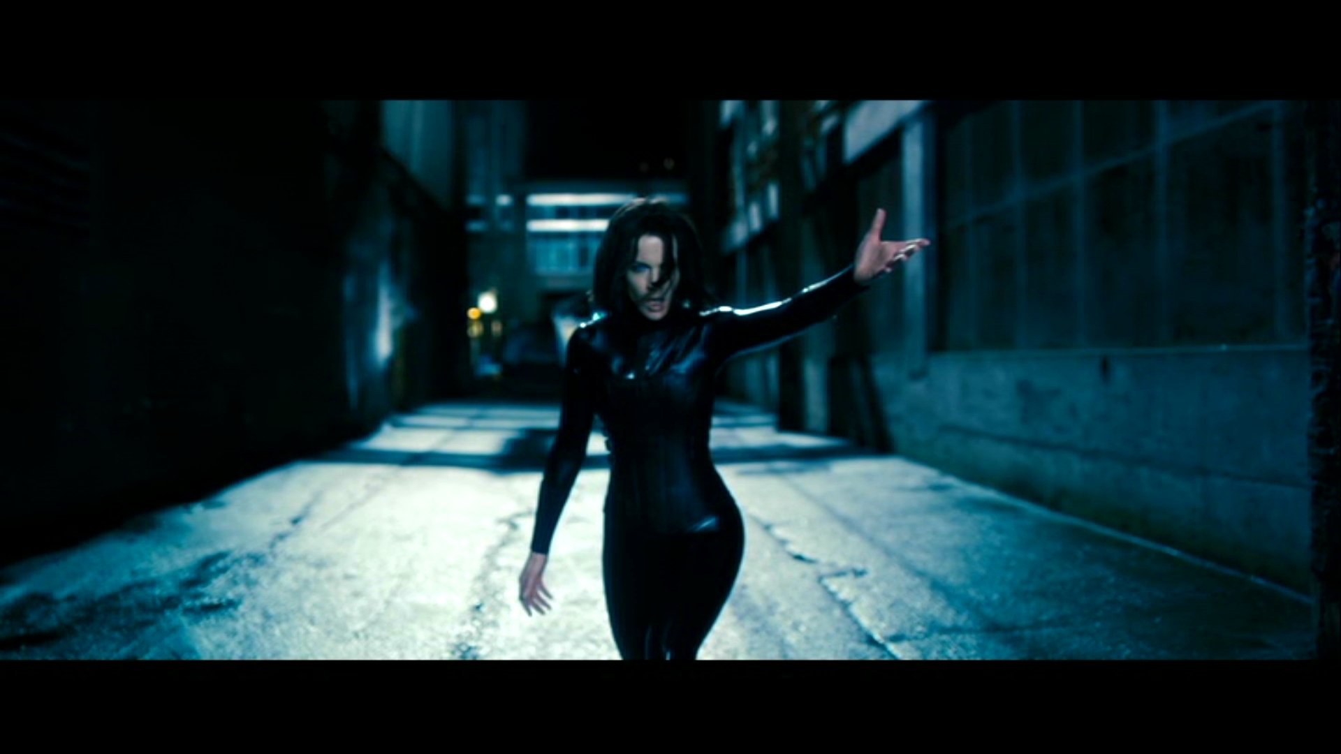 Download Movie Underworld: Evolution Image